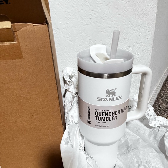 Stanley | Dining | Stanley White Quencher H2 Tumbler | Poshmark